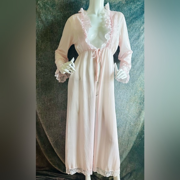 American Vintage | Intimates & Sleepwear | Vintage Ruffle Lace Boudouir ...